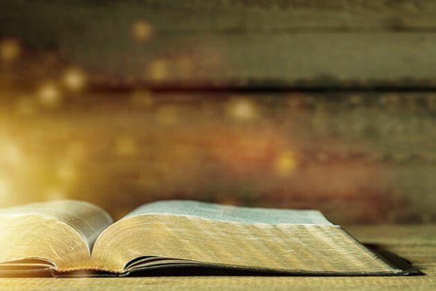 9 Ways God Speaks Through Christmas Events