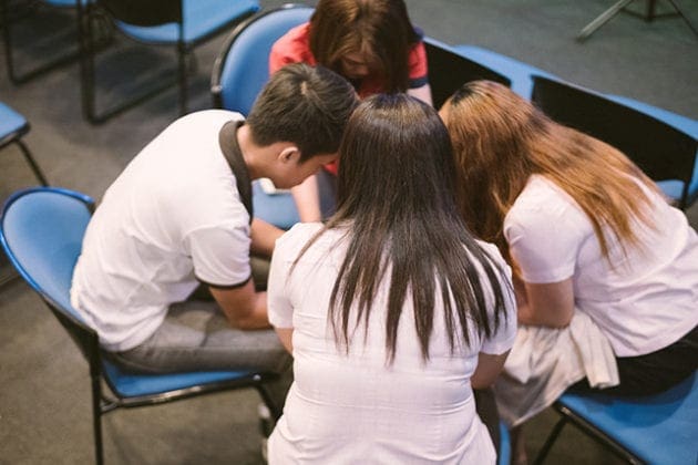 8 Things That Keep Young People in Church