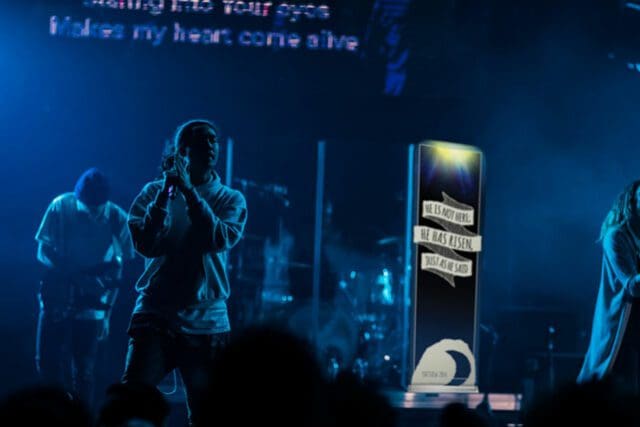 10 Quick and Easy Easter Stage Design Ideas