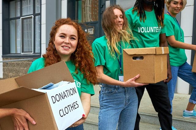 Service Projects for Youth Groups: 17 Outreach Options for Teens