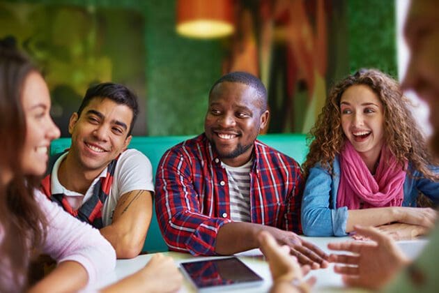 Discussion Starters: 100 Prompts for Youth Ministry Small Groups