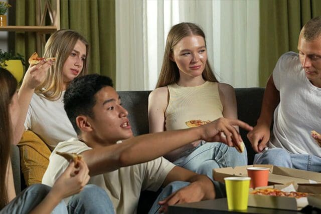 Small Group Conversation Starters: 100 Prompts for Youth Ministry