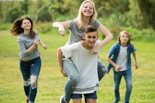 Outdoor Games for Teenagers: Oodles of Outside Youth Activities
