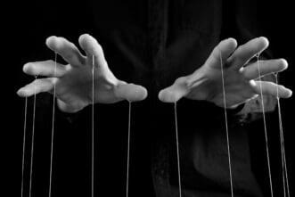 7 Signs of a Controlling Pastor