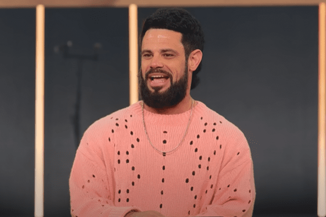 Steven Furtick's Easter Outfit Is Still Generating Discussion, Weeks ...