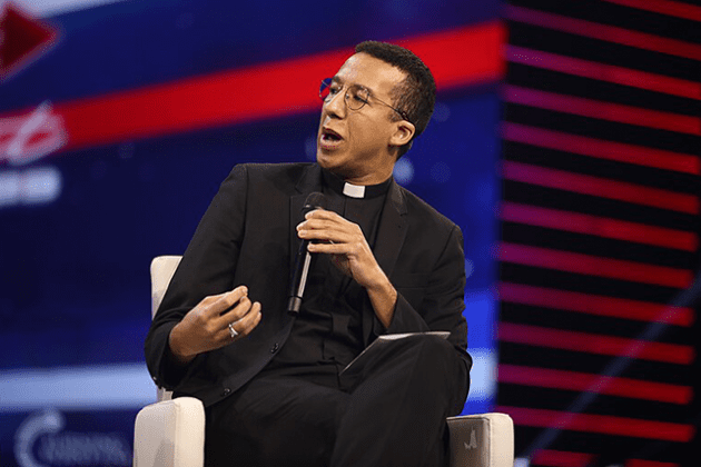 Calvin Robinson Was Not ‘Defrocked,’ Says Denomination; Robinson Seeks ...