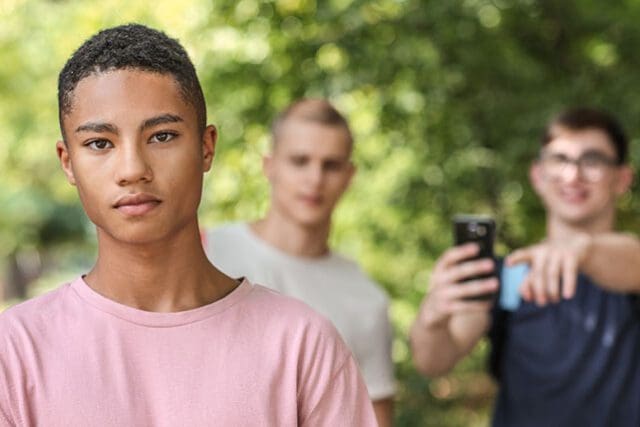 Lessons on Peer Pressure To Teach in Youth Ministry