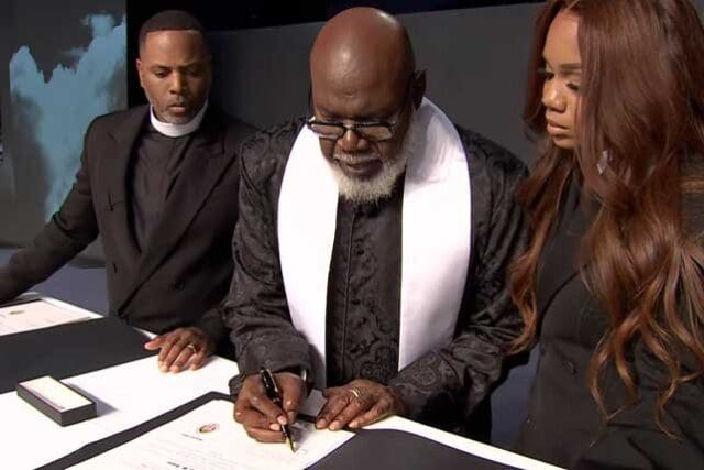 T.D. Jakes Passes Baton to Daughter Sarah Jakes Roberts and Son-in-Law ...