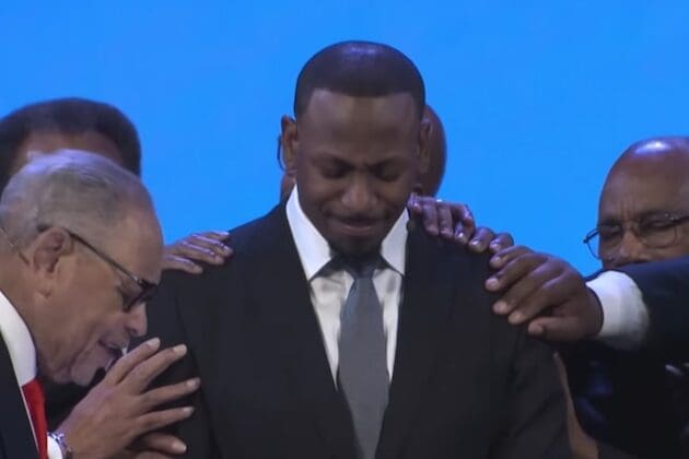 Jonathan Evans Officially Takes Lead Pastor Mantle From His Father, Dr. Tony Evans
